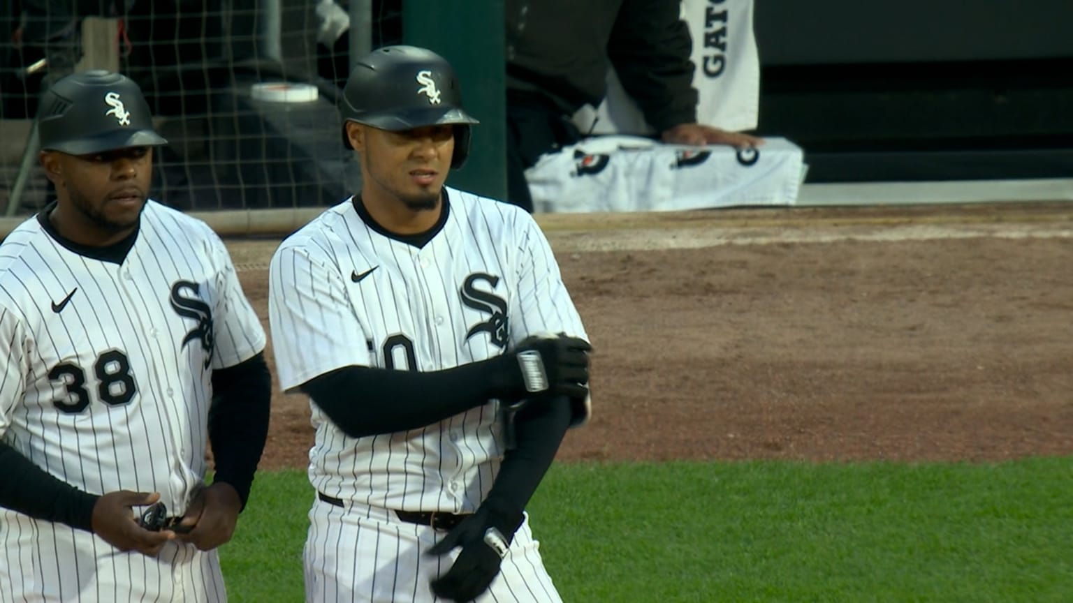 Lenyn Sosa's RBI single | 04/30/2025 | MLB.com