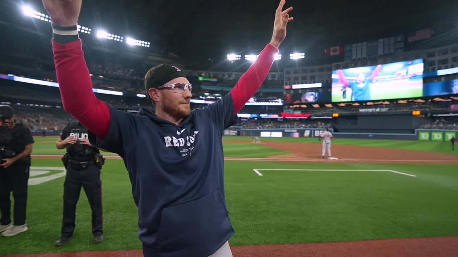 Danny Jansen receives a warm welcome back | 09/23/2024 | MLB.com