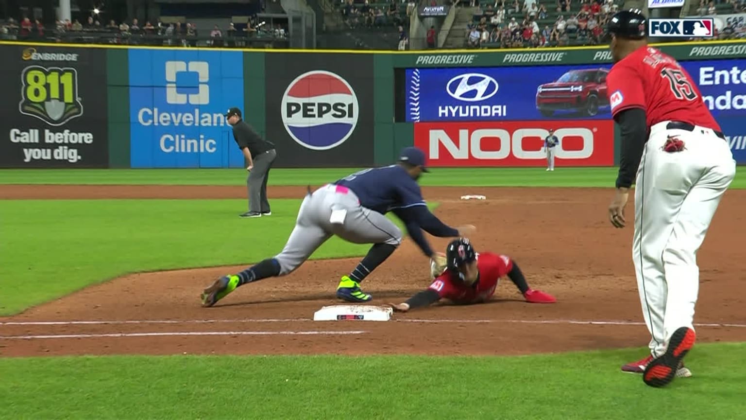 Cole Sulser picks off Andrés Giménez after review | 09/12/2024 | Tampa ...