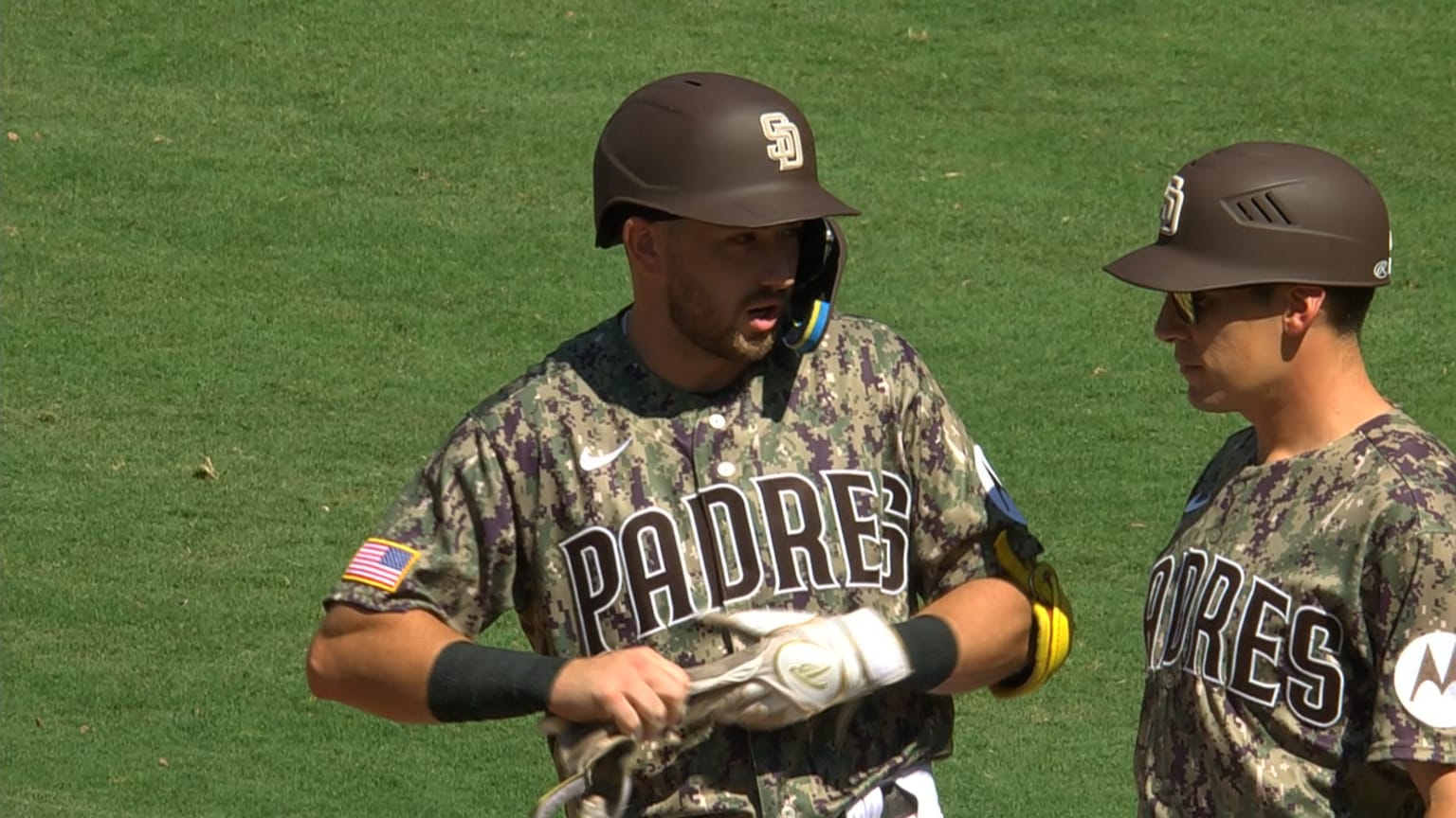 Matthew Batten pokes an RBI single to center field | 09/24/2023 | San ...