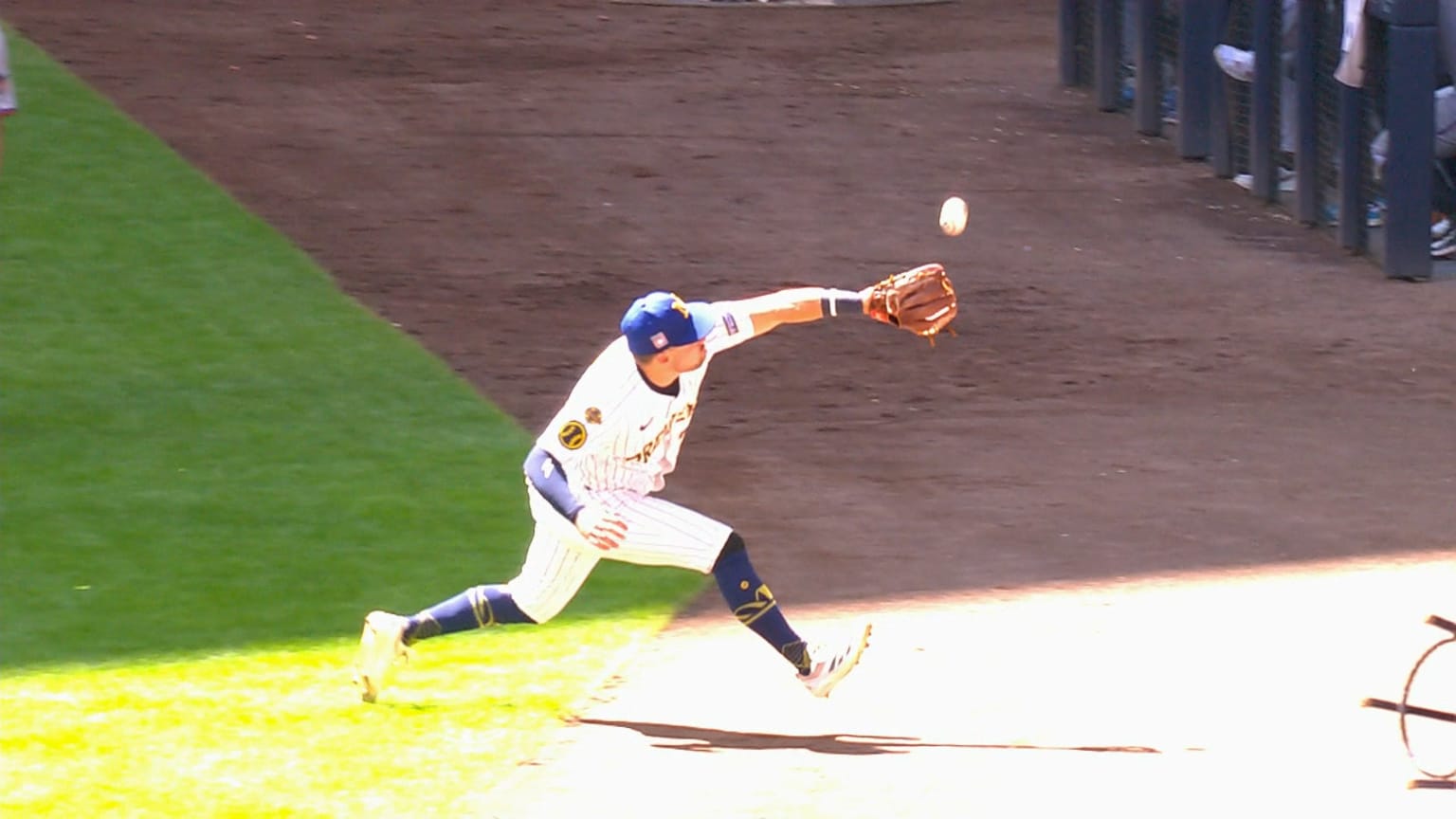 Bonita jugada de Caleb Durbin | 27/07/2025 | Los Brewers de Milwaukee