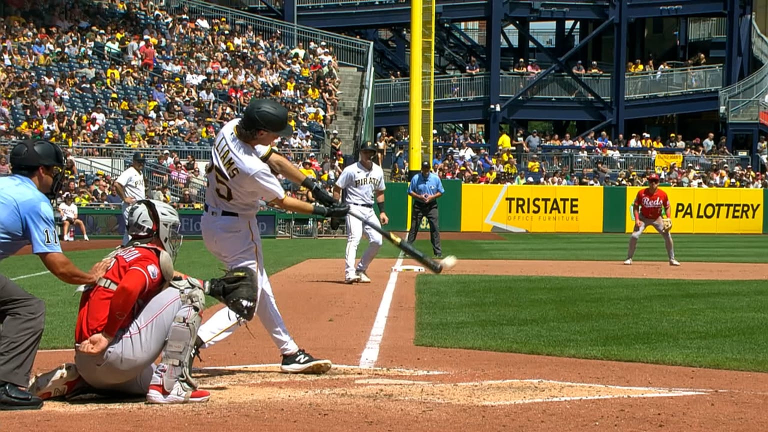 Alika Williams bloops an RBI single to center field | 08/13/2023 ...