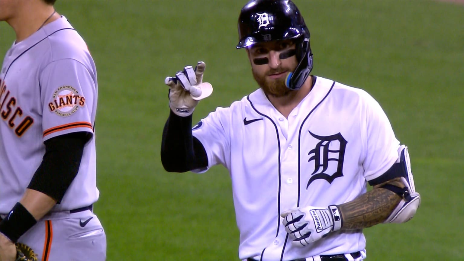 Eric Haase singles to right, Javier Báez scores | 08/23/2022 | Detroit ...