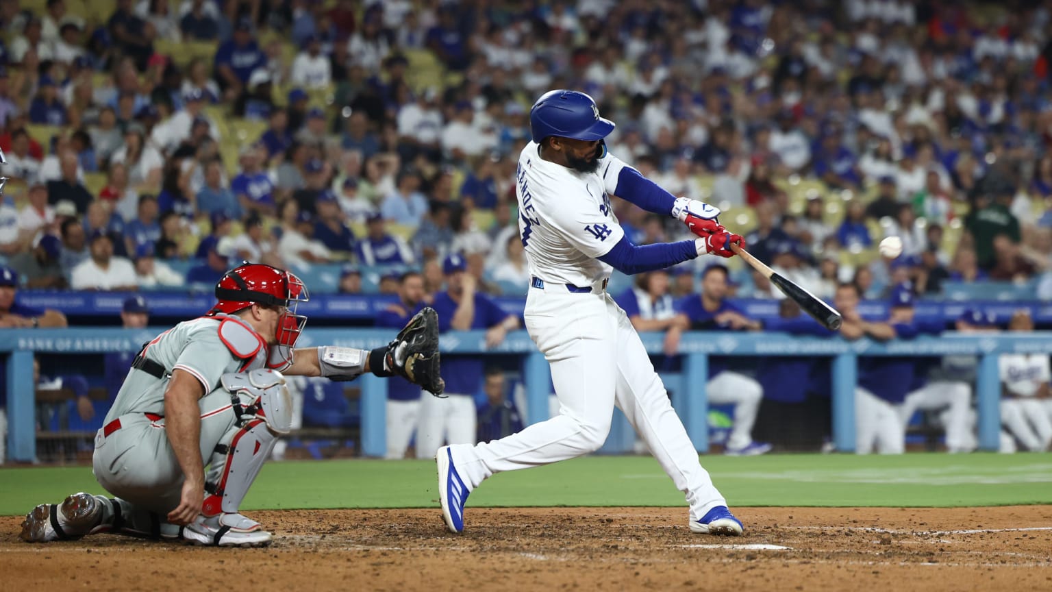 Teoscar Hernández mashes a solo home run to center | 08/06/2024 ...