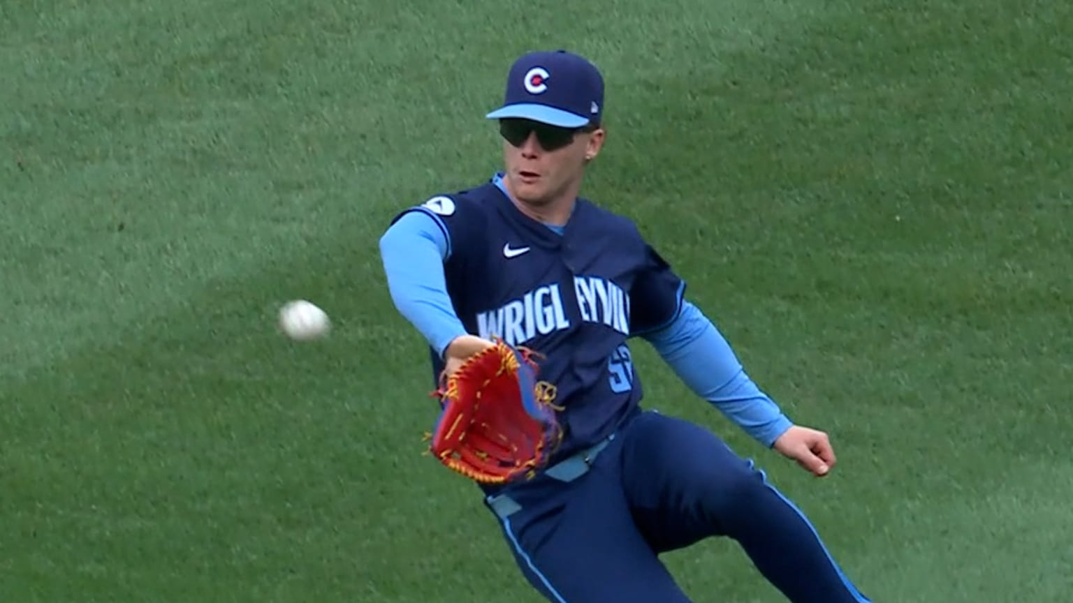 Pete Crow-Armstrong's sliding catch | 09/06/2024 | Chicago Cubs