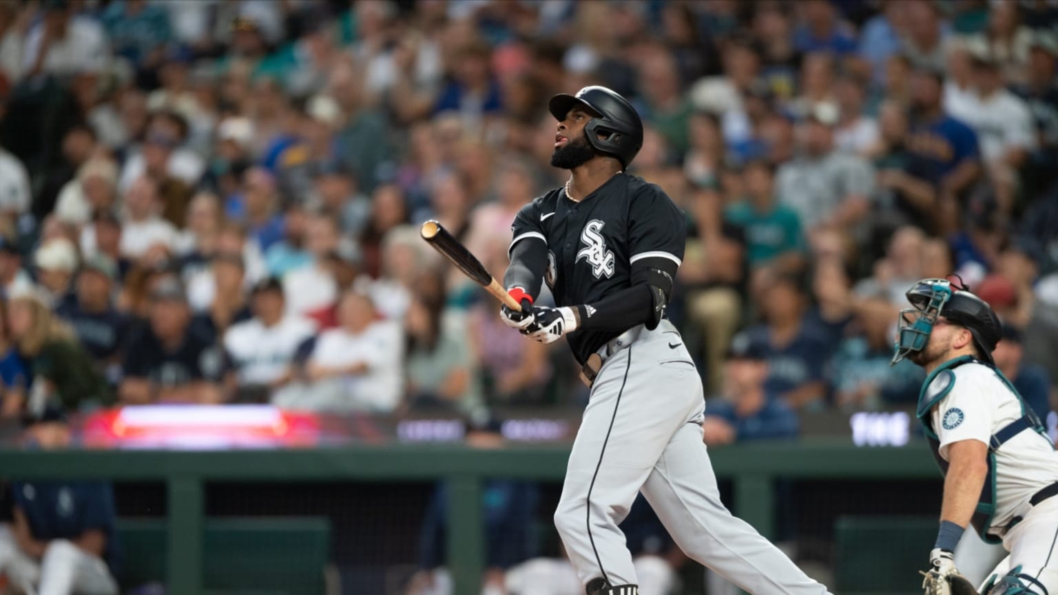 Luis Robert Jr.'s 100th homer of his career | 08/05/2025 | MLB.com