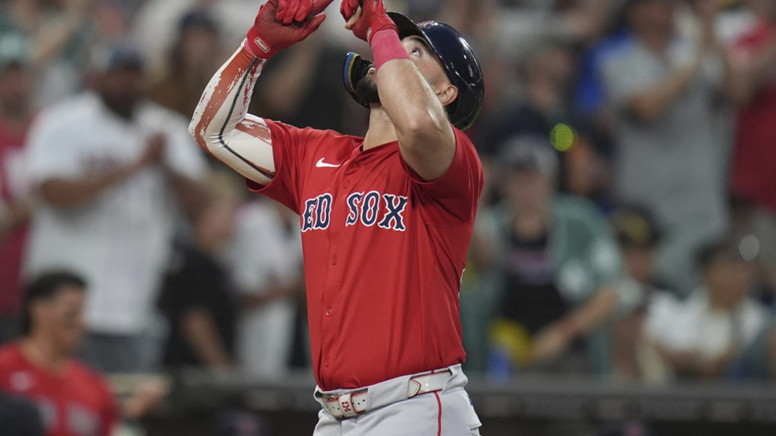 Wilyer Abreu detona vuelacercas de dos carreras | 08/08/2025 ...