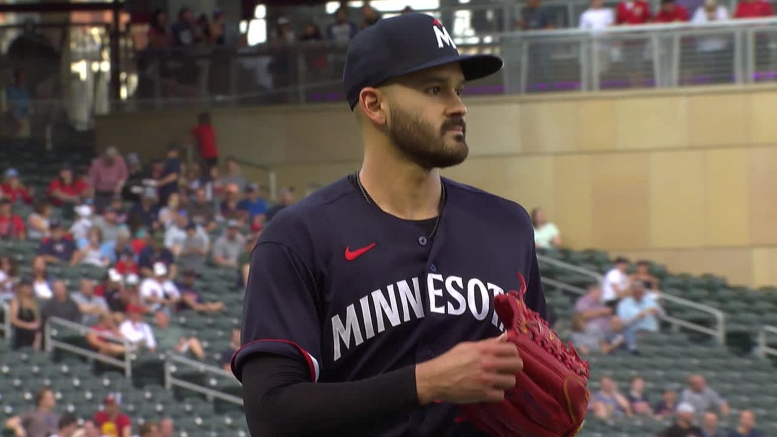 Pablo López makes a stop between his legs in the 3rd | 06/01/2023 ...