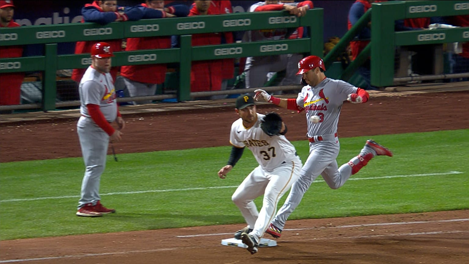 Dylan Carlson is safe at first after review | 10/04/2022 | San ...