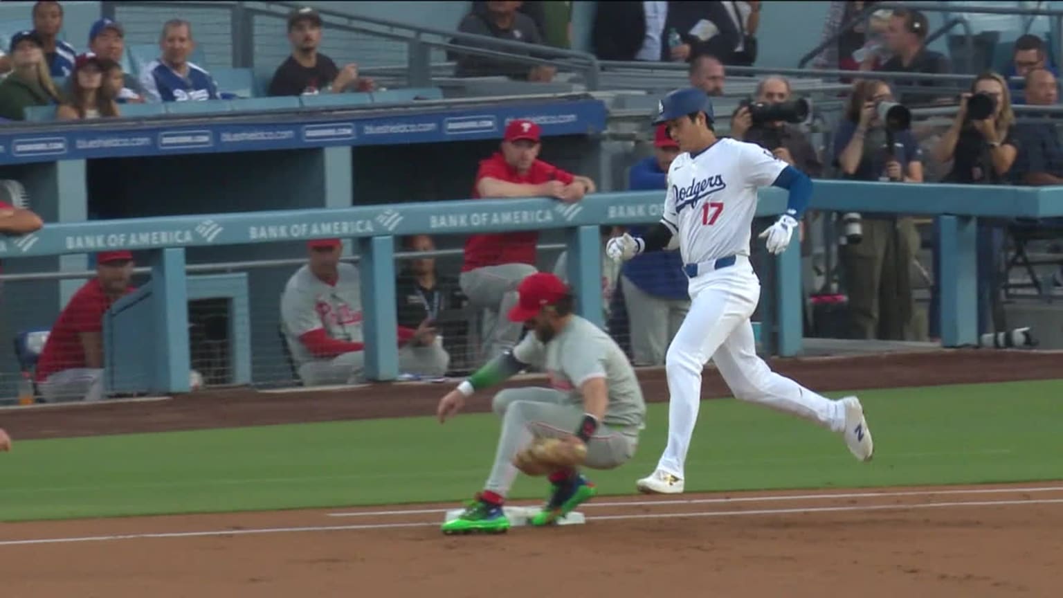 Bryson Stott throws out Ohtani after a review | 08/07/2024 | New York Mets