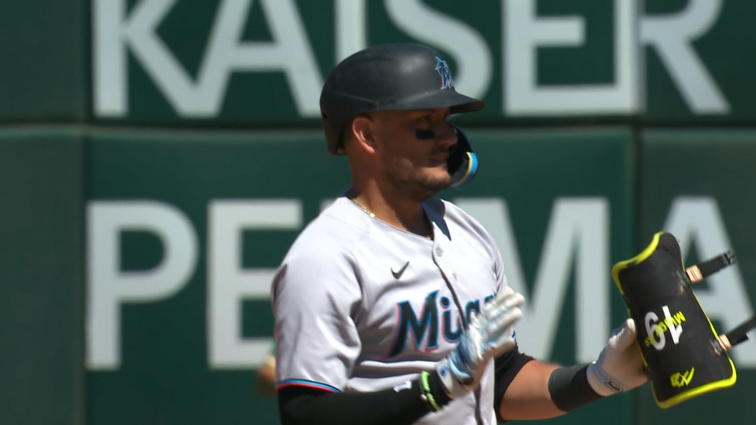 Miguel Rojas hits an RBI single into right field | 08/24/2022 | Miami ...