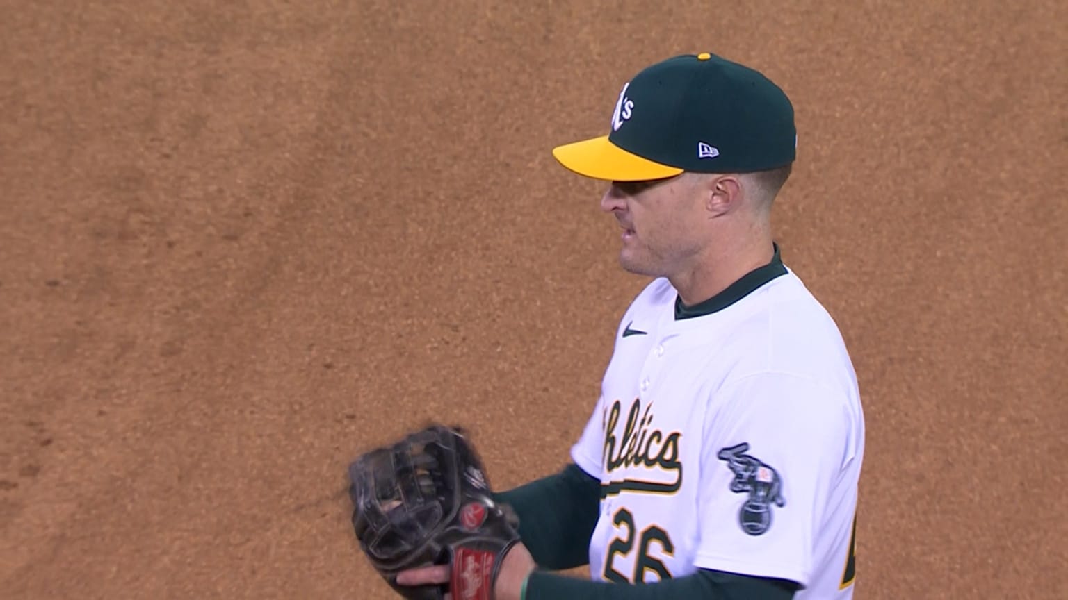 Tyler Nevin secures the double play in the 10th | 04/12/2024 | Athletics