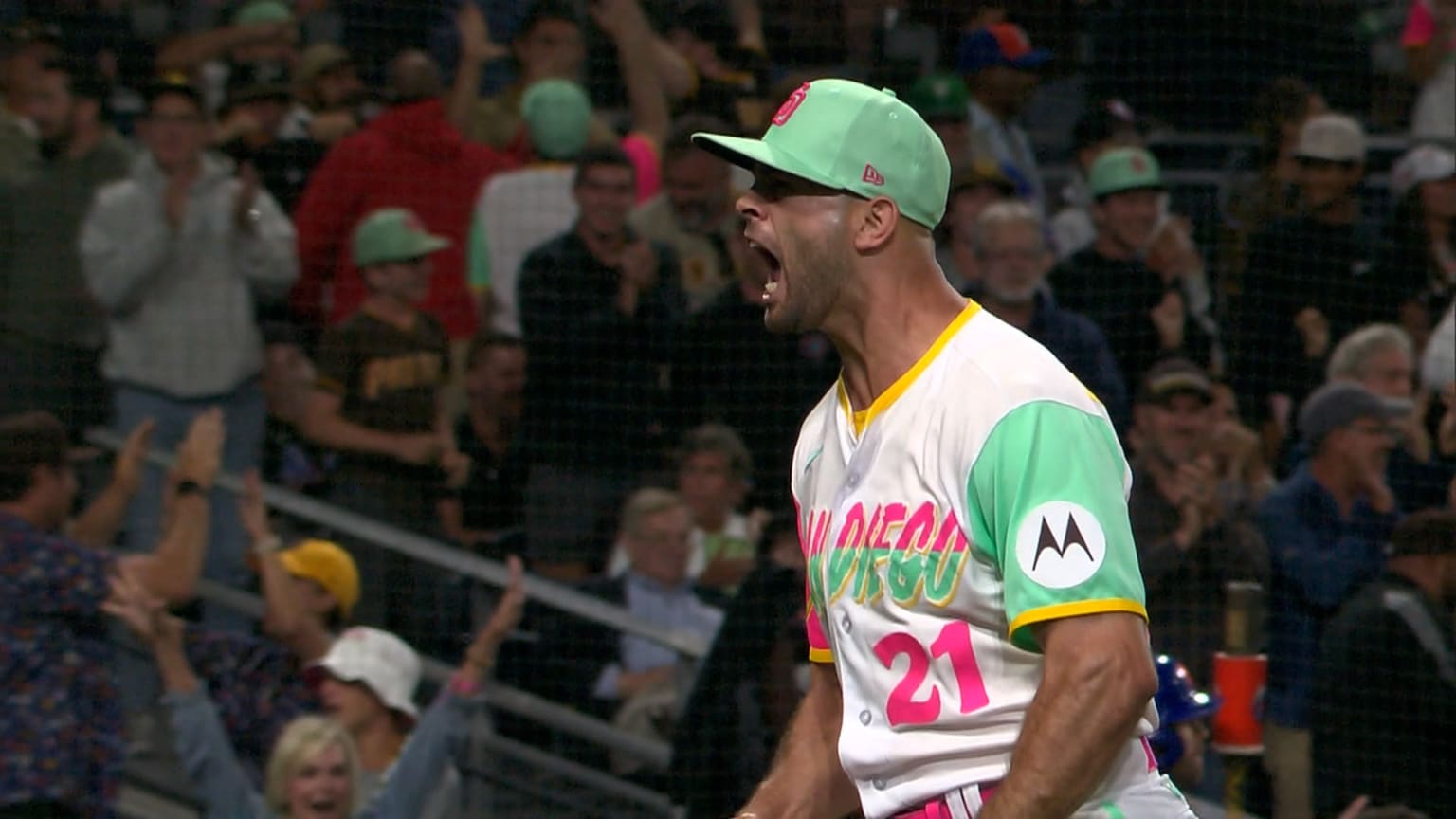 Nick Martinez leaves the bases loaded in the 9th | 07/08/2023 | San ...