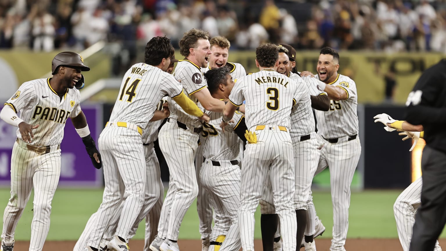 Padres come back to beat Dodgers in the 10th | 07/30/2024 | San Diego ...
