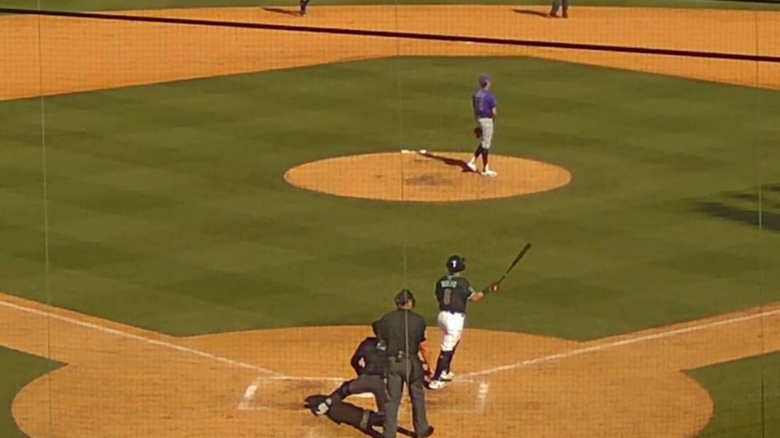 Ildemaro Vargas hits first homer of Spring Training | 02/21/2025 ...