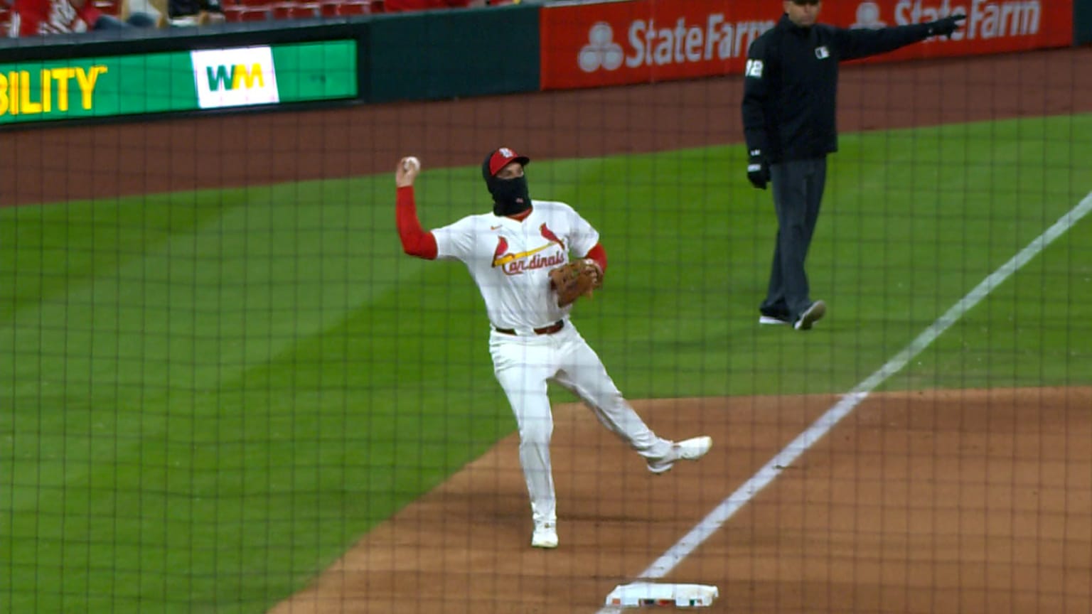 Nolan Arenado's quick throw | 04/01/2025 | St. Louis Cardinals