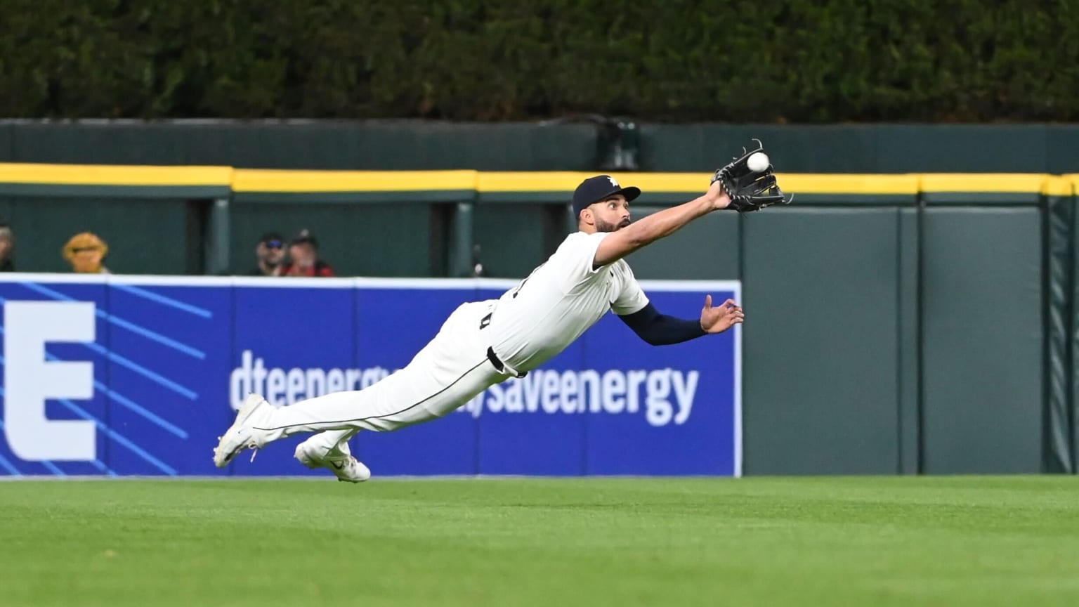 Riley Greene's diving catch | 04/22/2025 | Detroit Tigers