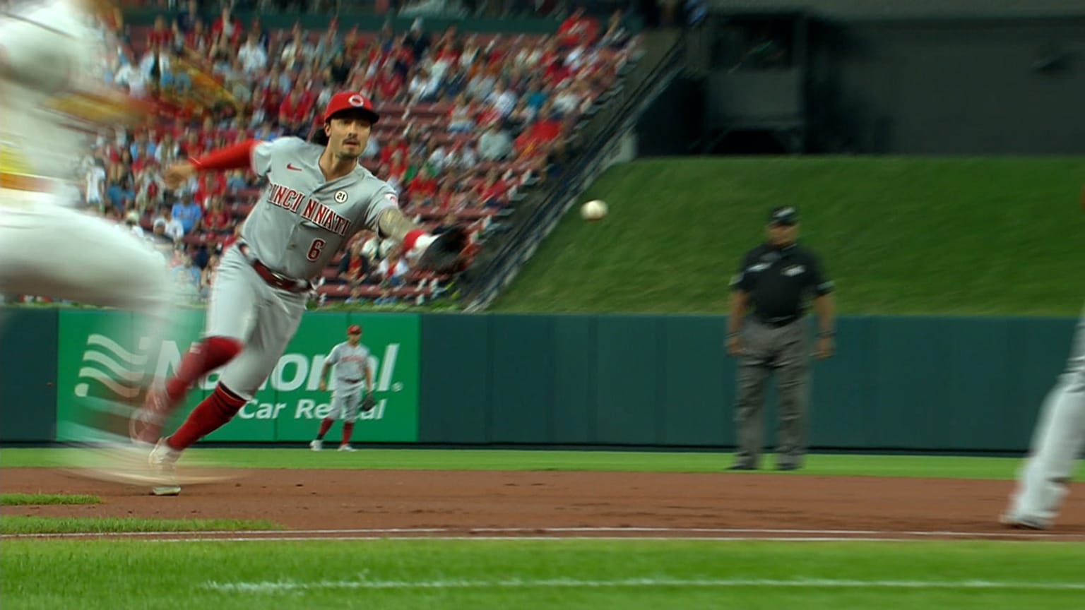 Daily Dash: Pollock lay outs, India glove flips | 09/16/2022 | MLB.com