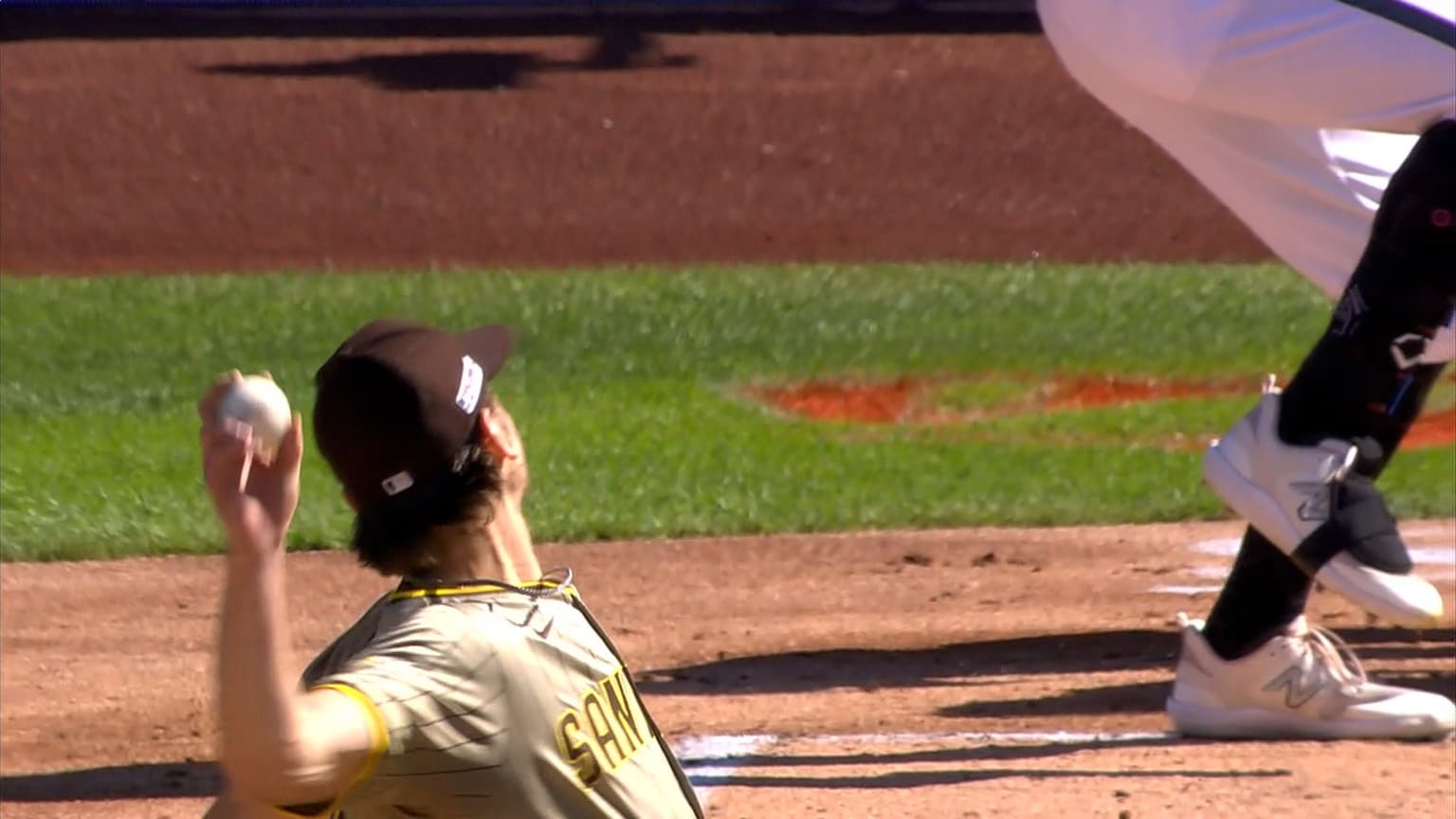 Adam Mazur poncha a Brandon Nimmo en la 1ra | 15/06/2024 | Los Padres ...