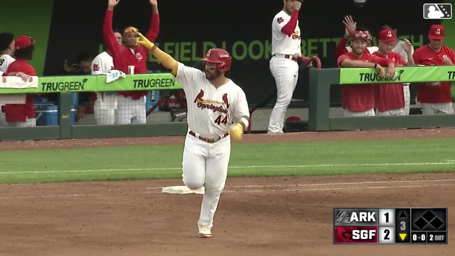 Leonardo Bernal's solo home run | 07/31/2025 | MLB.com