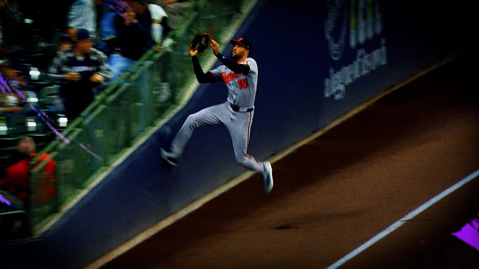 Daily Dash: Morel's home run robbery, Carlson's leap | 05/20/2025 | MLB.com