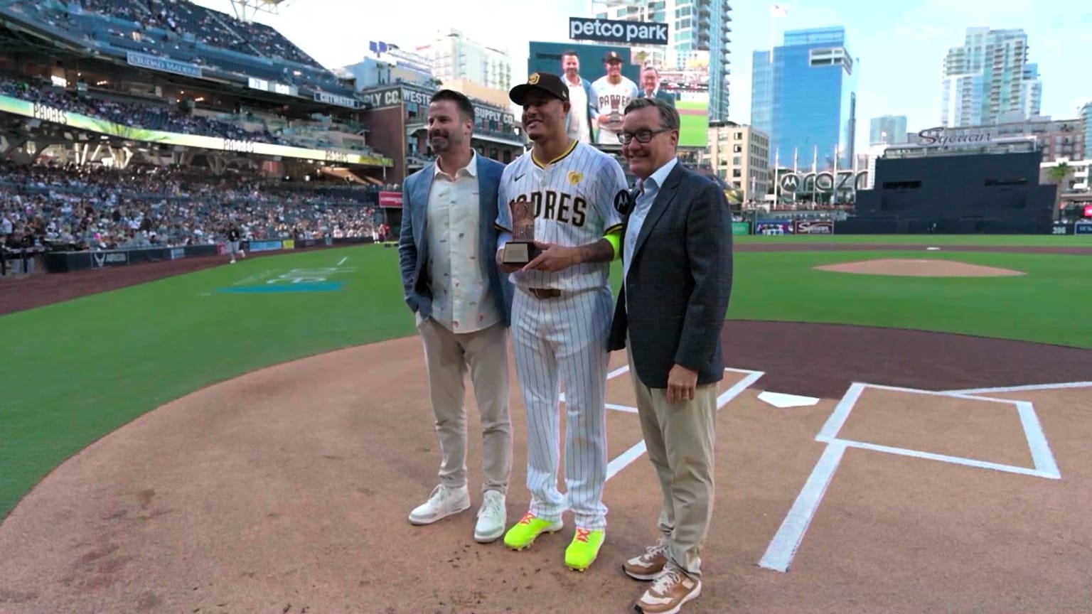 Adam, Machado receive Clemente Award nomination | 09/21/2024 | Chicago ...