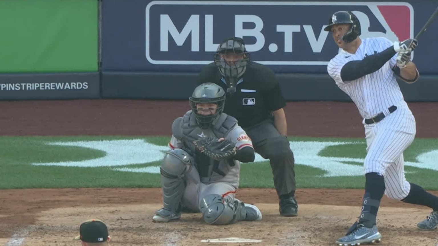 Giancarlo Stanton belts solo homer to right field | 04/01/2023 | New ...