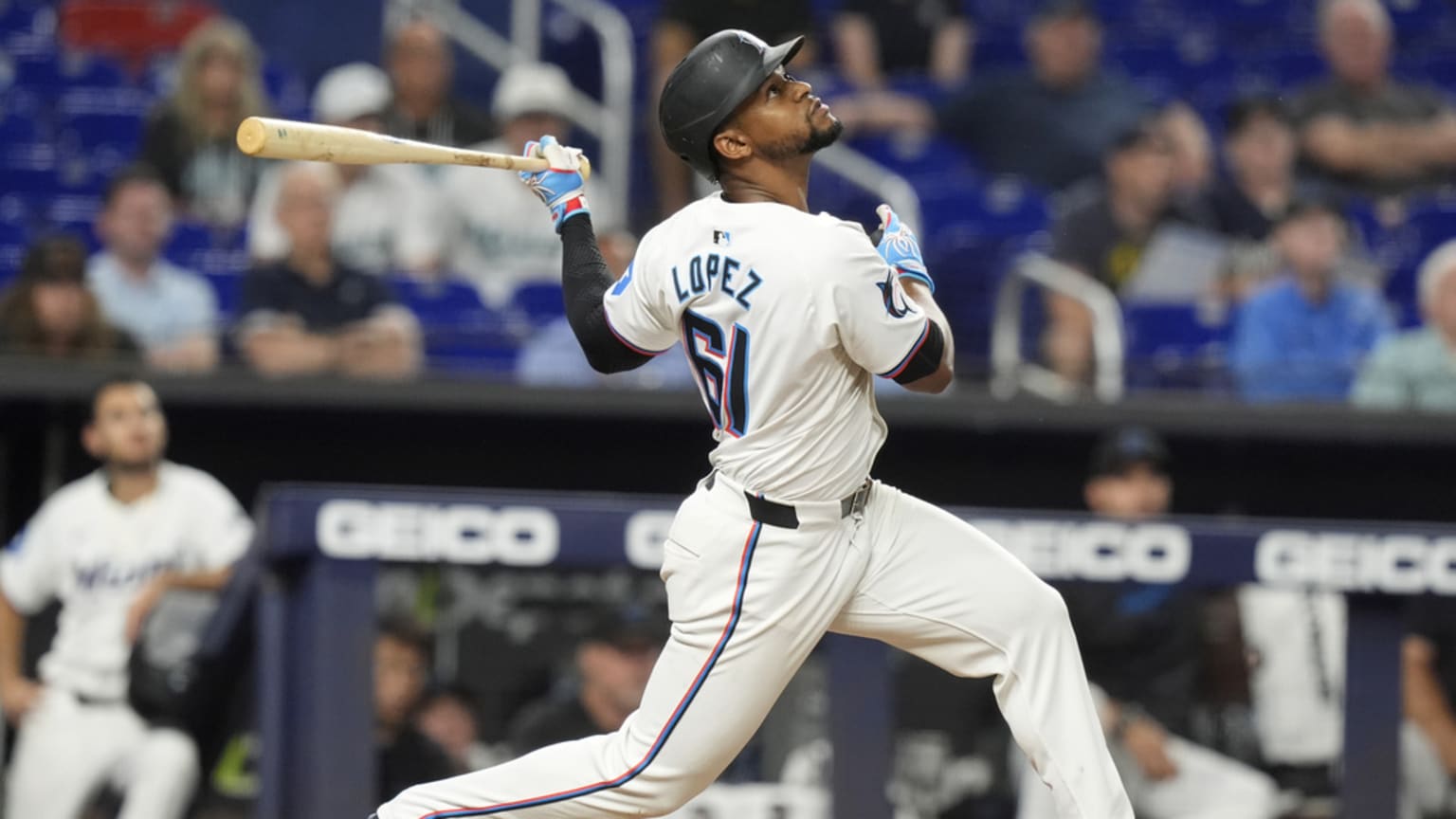 Otto Lopez ties the game in the 9th | 05/20/2024 | Miami Marlins