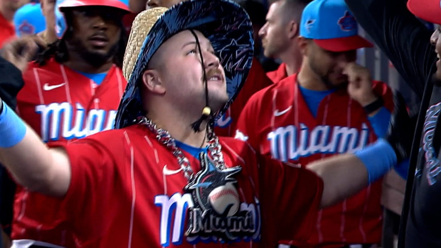 Jake Burger rips a three-run home run in the 1st | 09/23/2023 | MLB.com