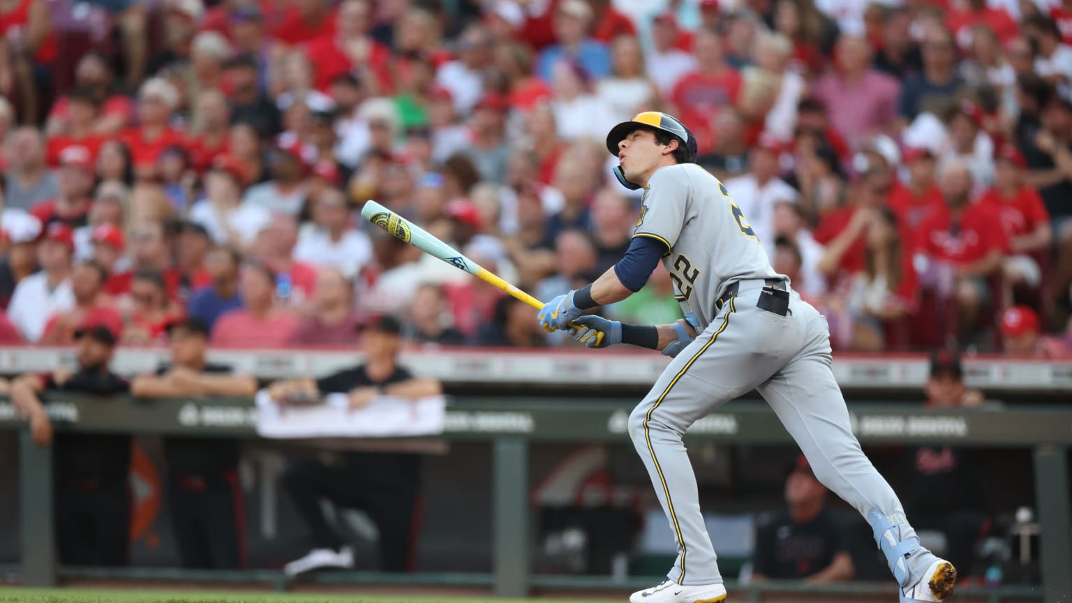 Christian Yelich homers with Bob Uecker tribute bat | 08/15/2025 ...