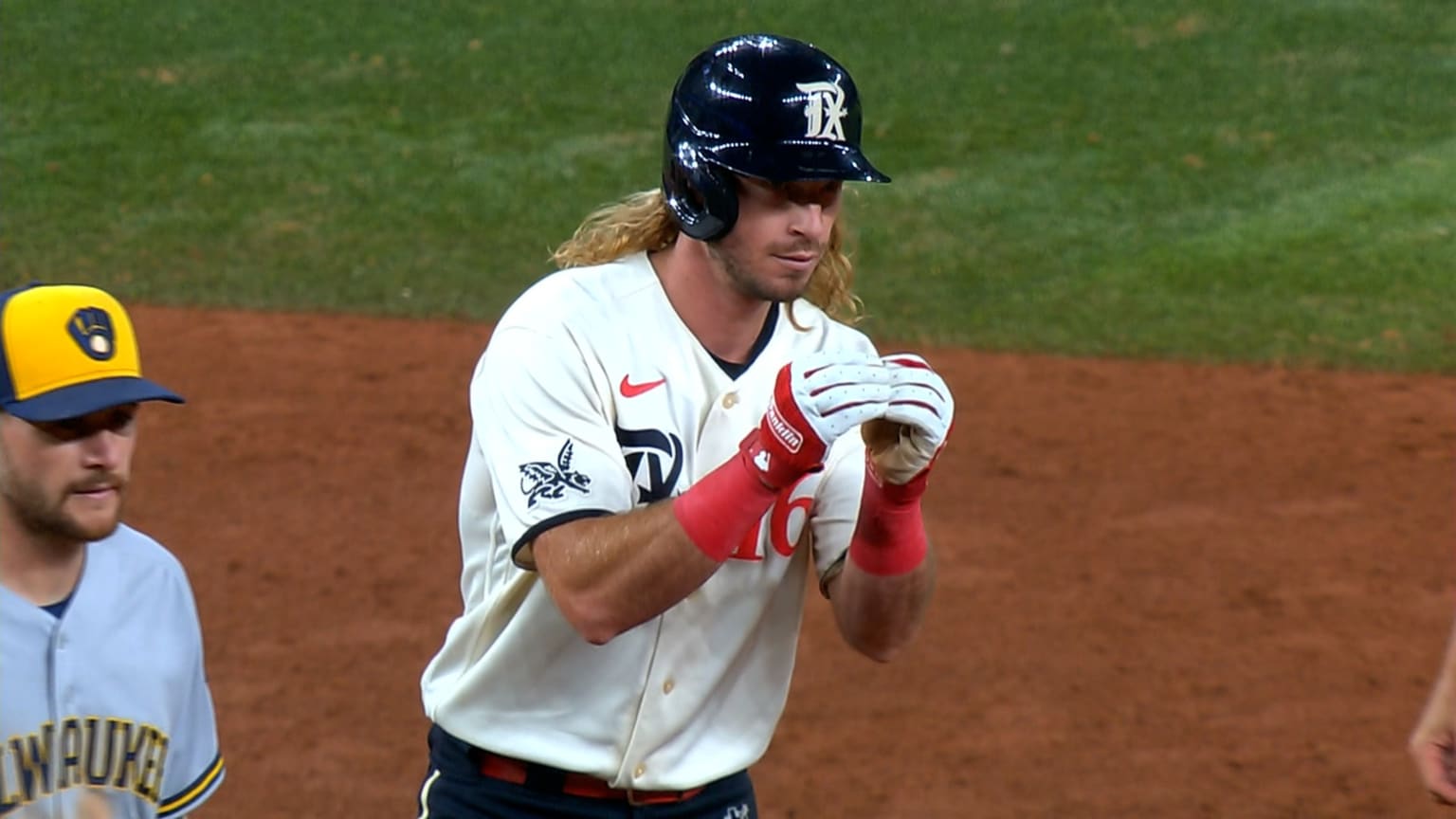 Jankowski bloops an RBI double to left field | 08/18/2023 | Texas Rangers