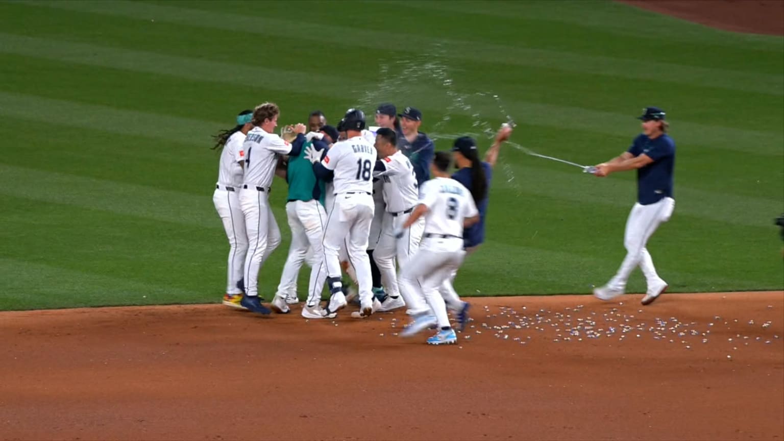 Cole Young's walk-off single! | 06/01/2026 | Chicago Cubs
