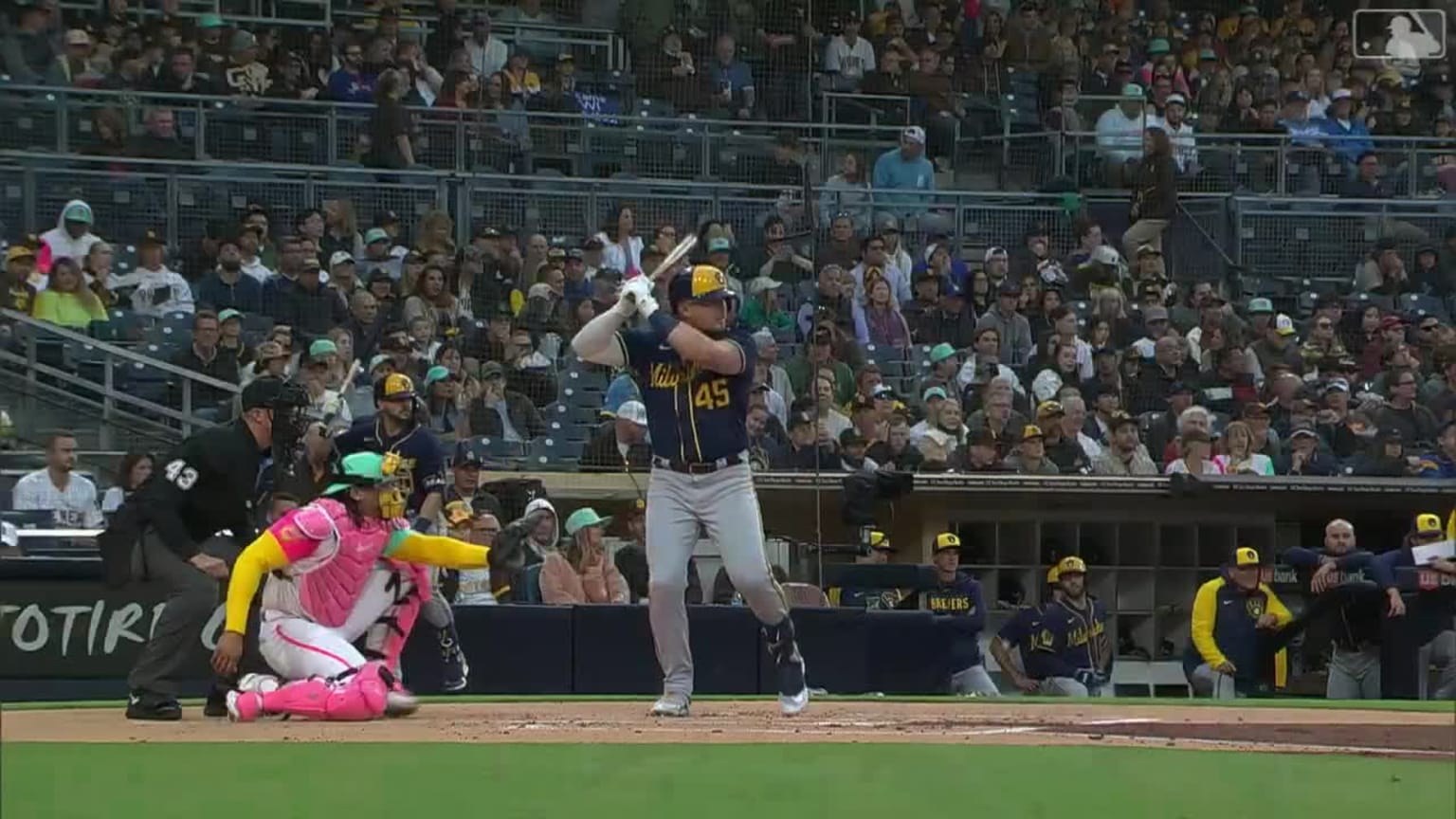 Luke Voit hits an RBI single to right field | 04/14/2023 | Milwaukee ...