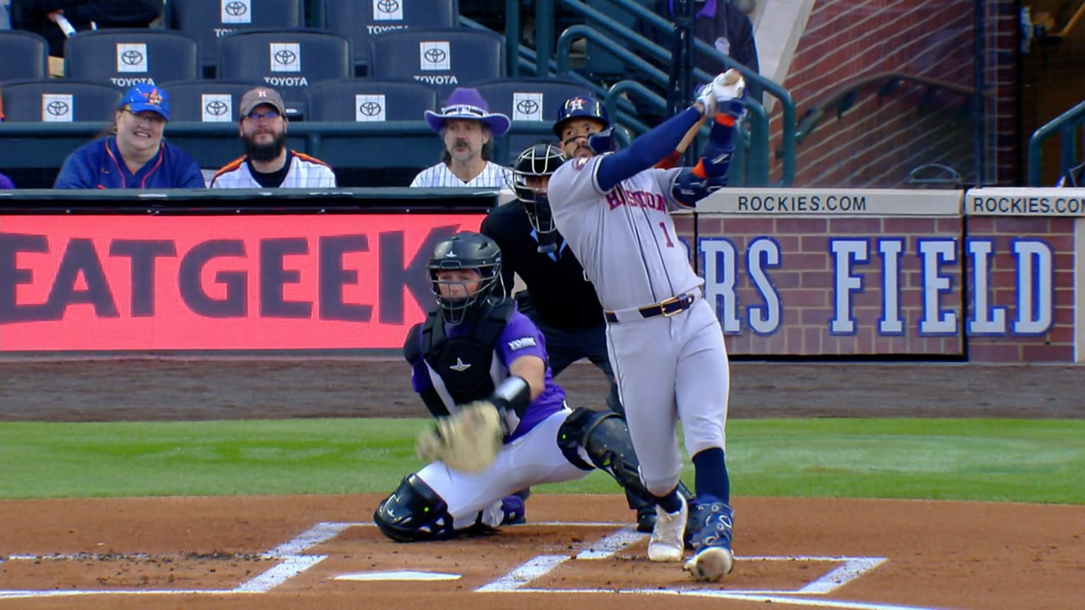 Carlos Correa's RBI double | 04/06/2026 | MLB.com