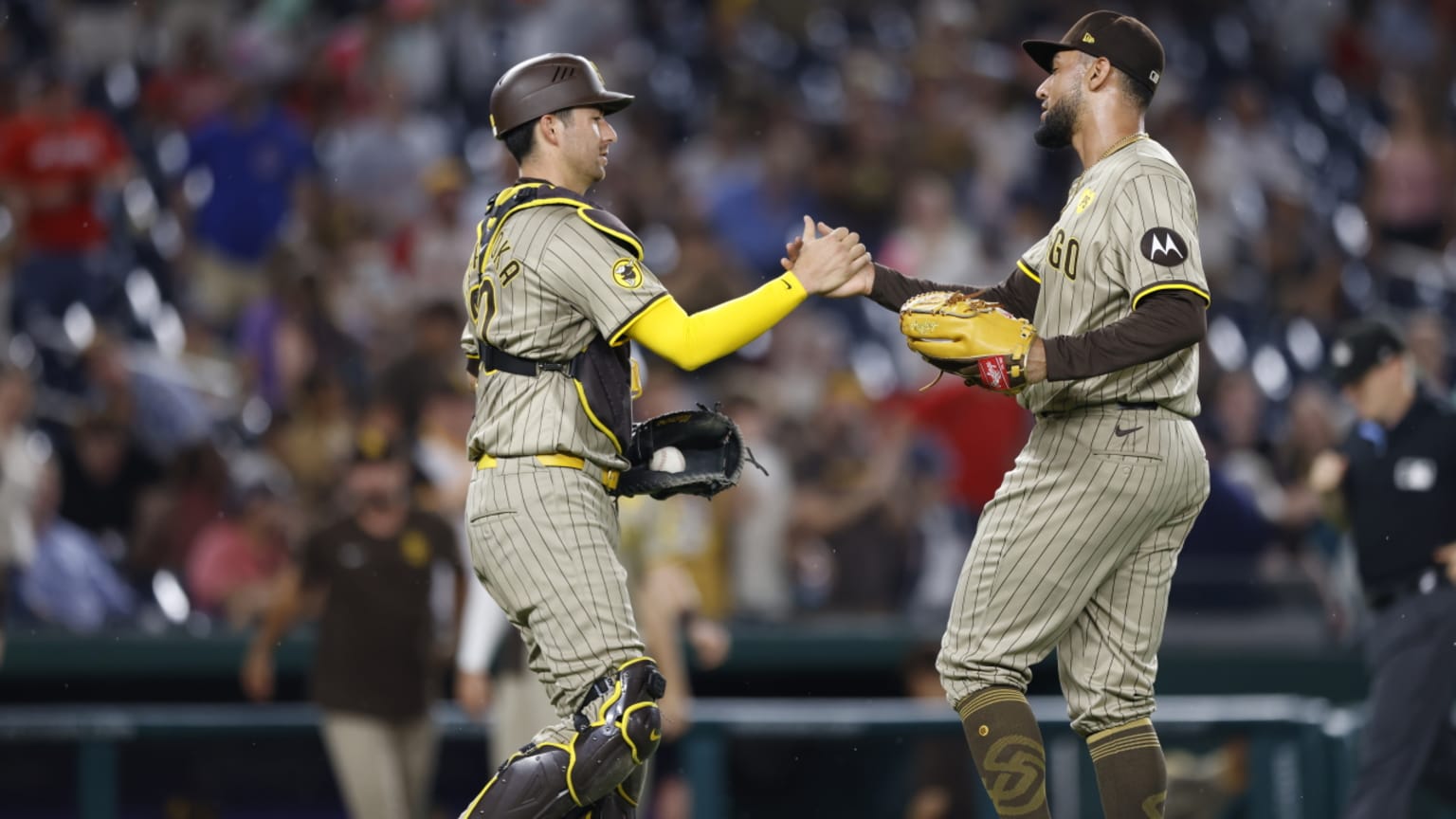 Robert Suarez seals Padres' 4-0 win | 07/23/2024 | San Diego Padres