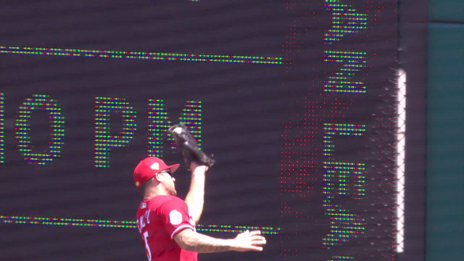 Nick Senzel makes nice catch in the 3rd | 07/04/2023 | Cincinnati Reds
