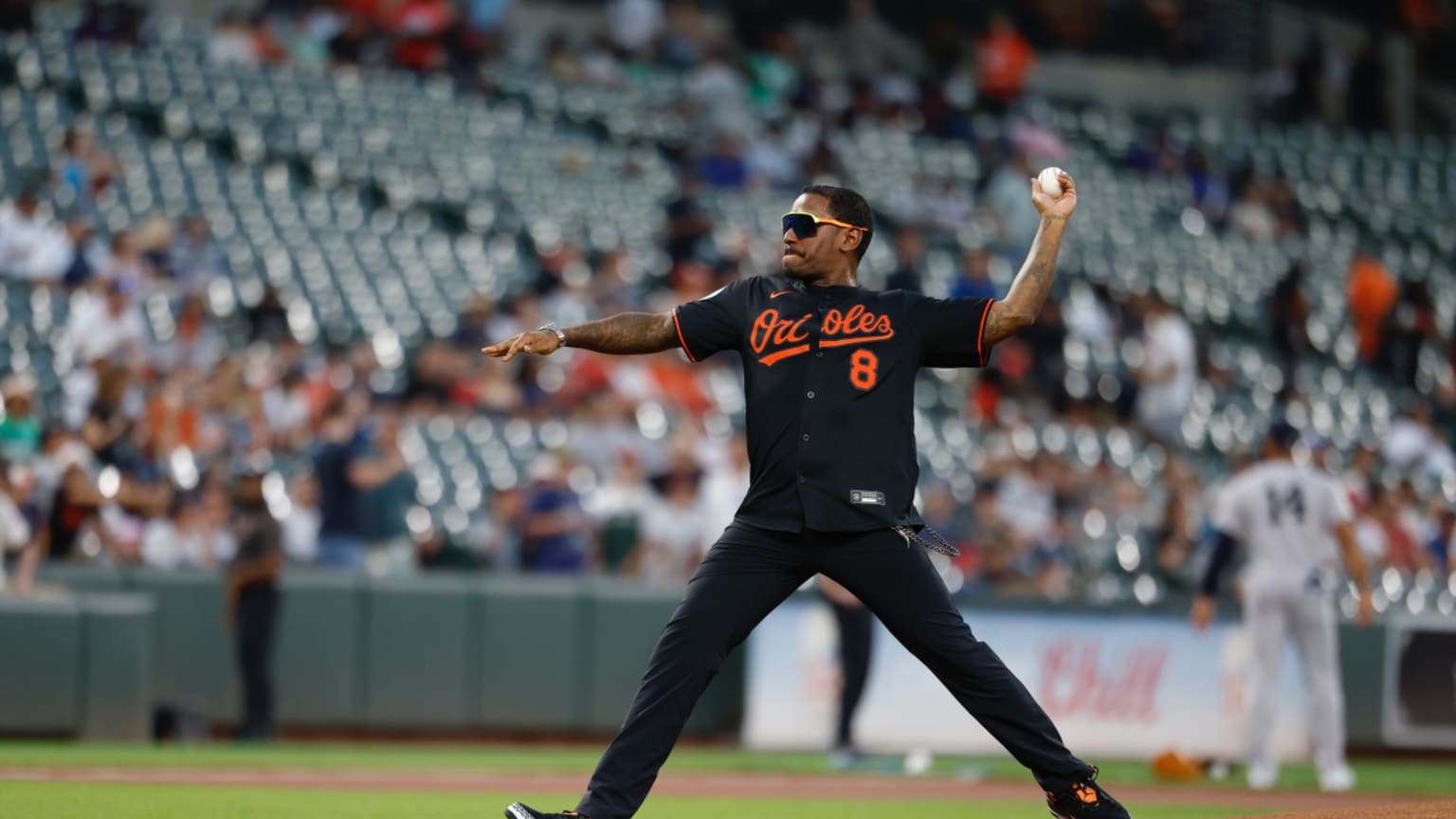 Lloyd throws out first pitch at Orioles game | 09/18/2025 | MLB.com