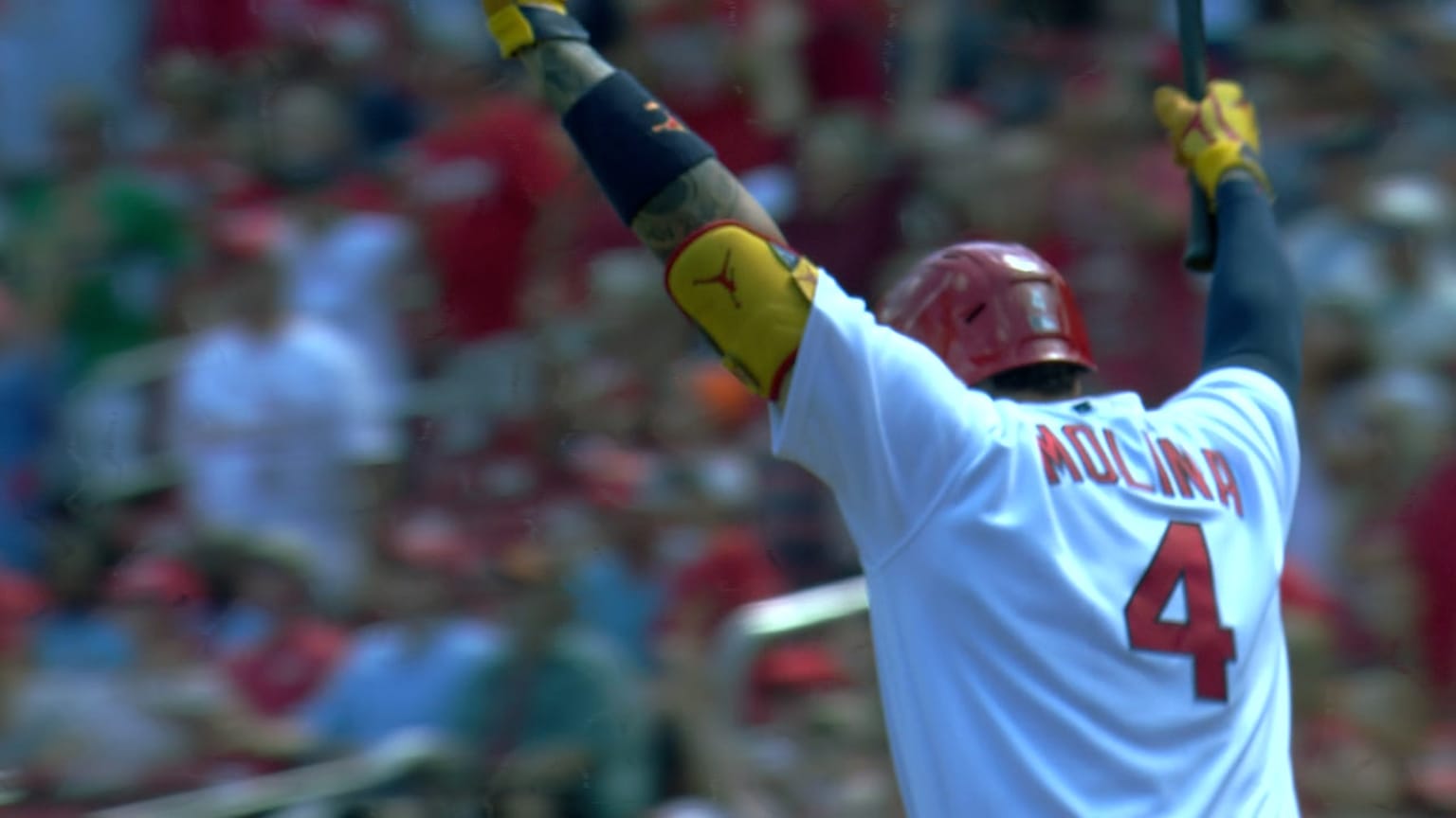 Yadier Molina drills two-run homer to left field | 09/08/2022 | St ...