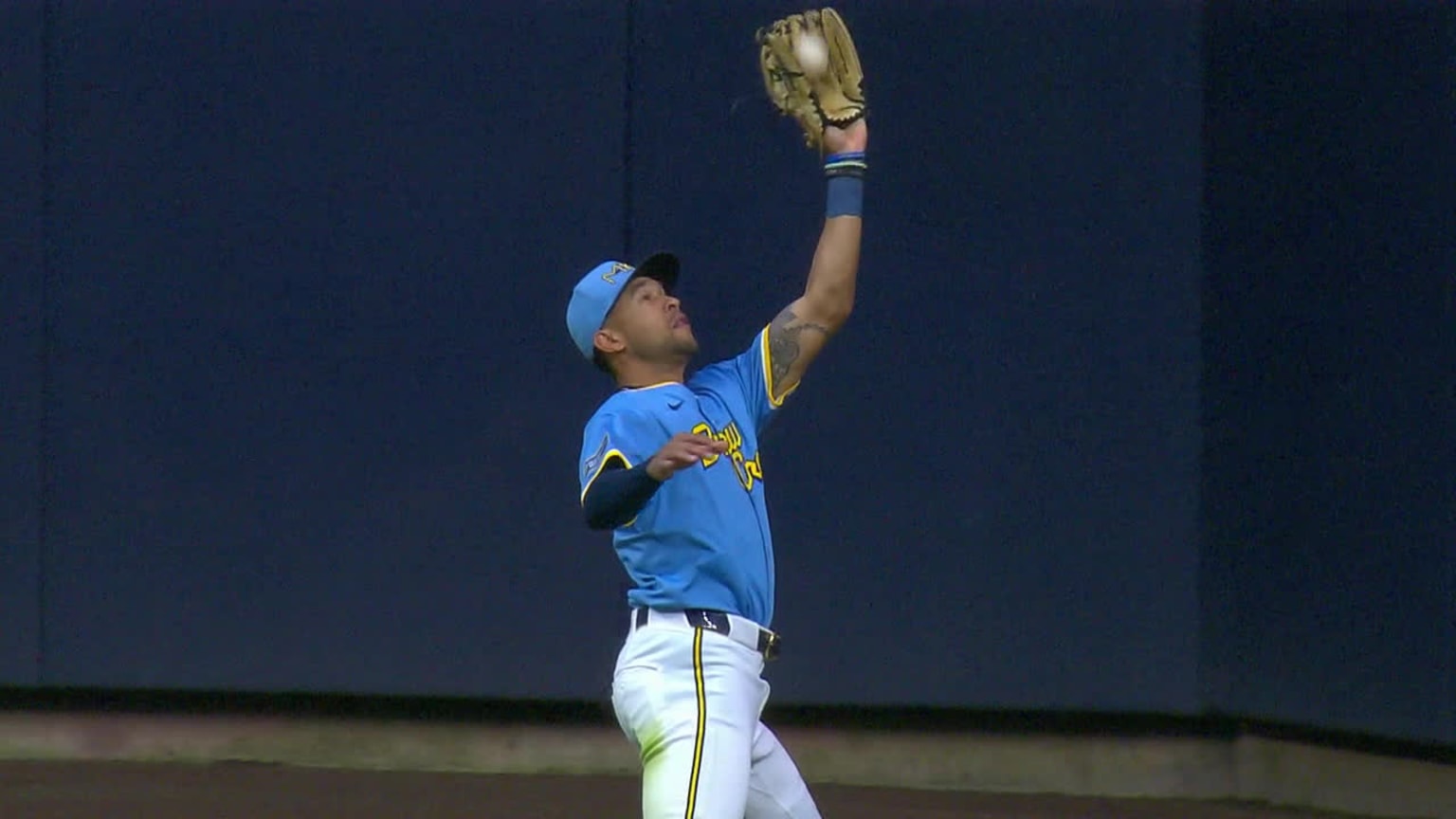 Blake Perkins' running catch | 07/26/2024 | Milwaukee Brewers