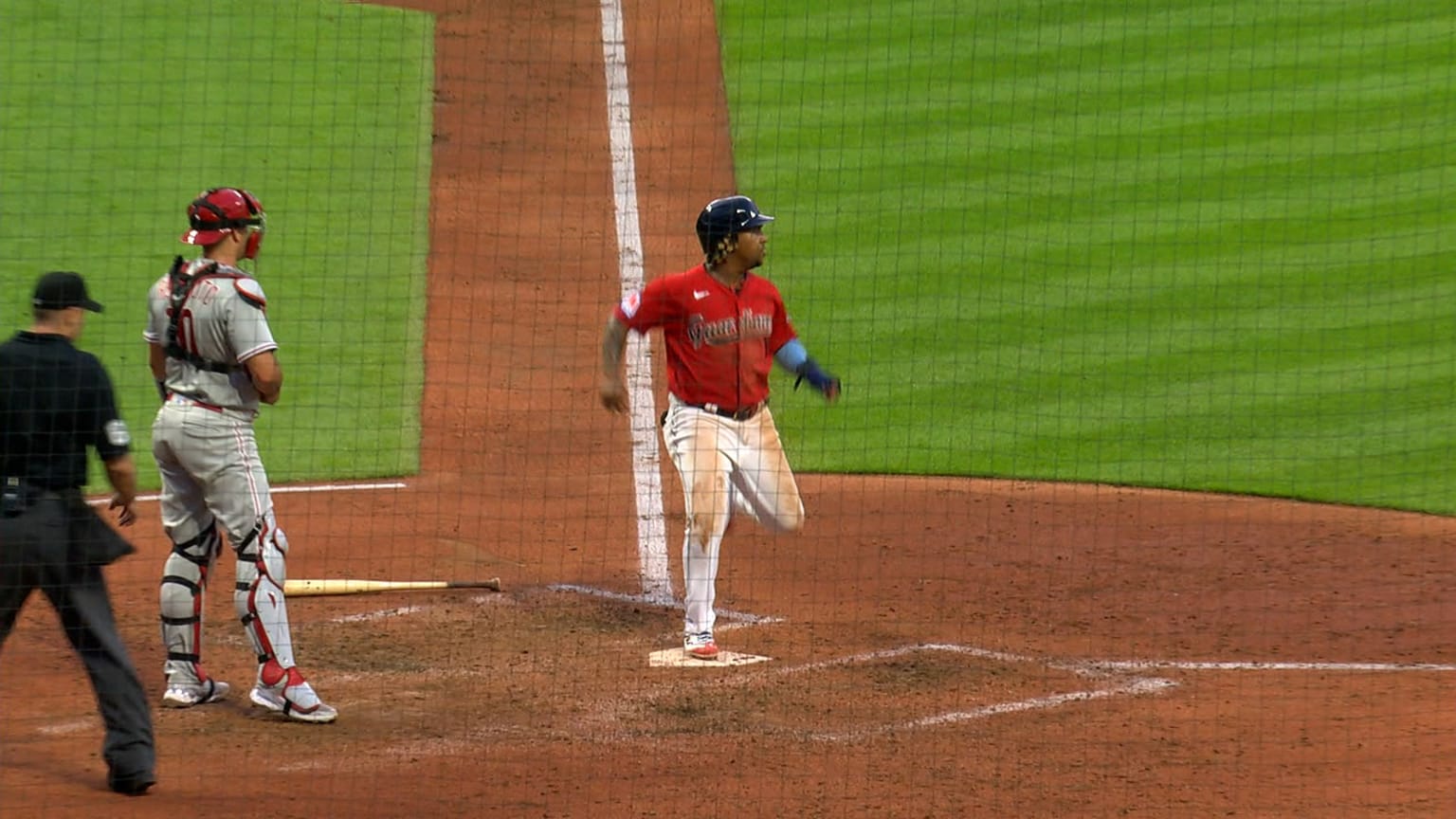 David Fry scores José Ramírez with a fielders choice | 07/21/2023 ...