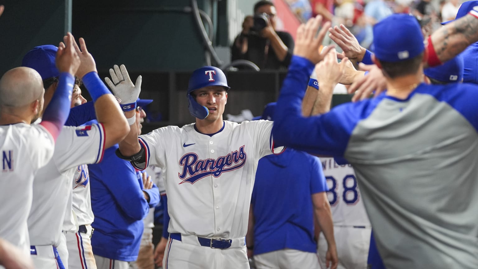 Corey Seager's 100th home run as a Ranger (4) | 04/17/2025 | MLB.com
