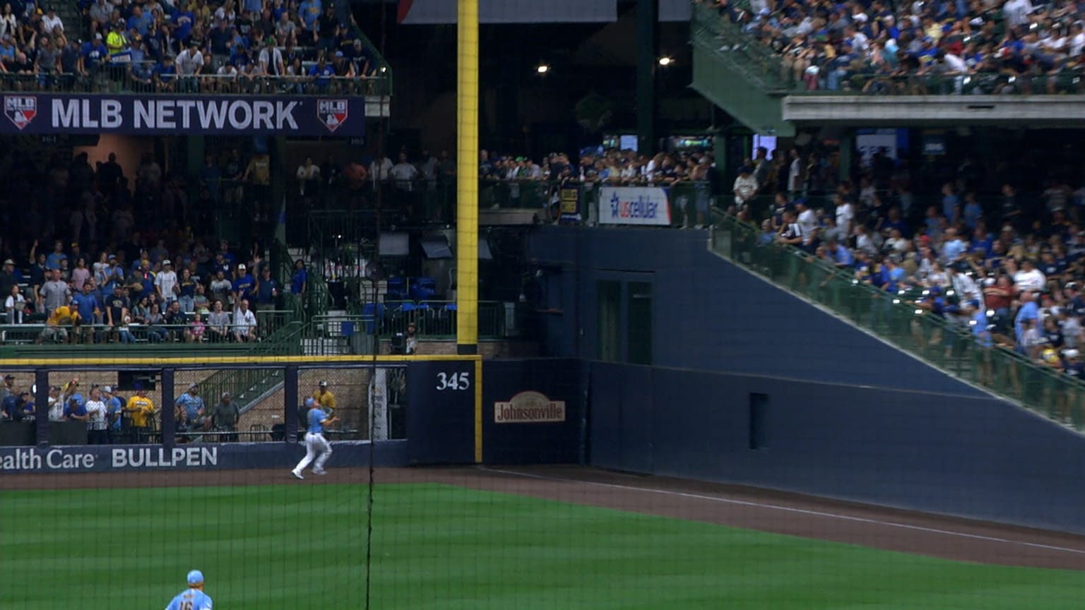 Hunter Renfroe makes a basket catch in right field | 09/17/2022 ...