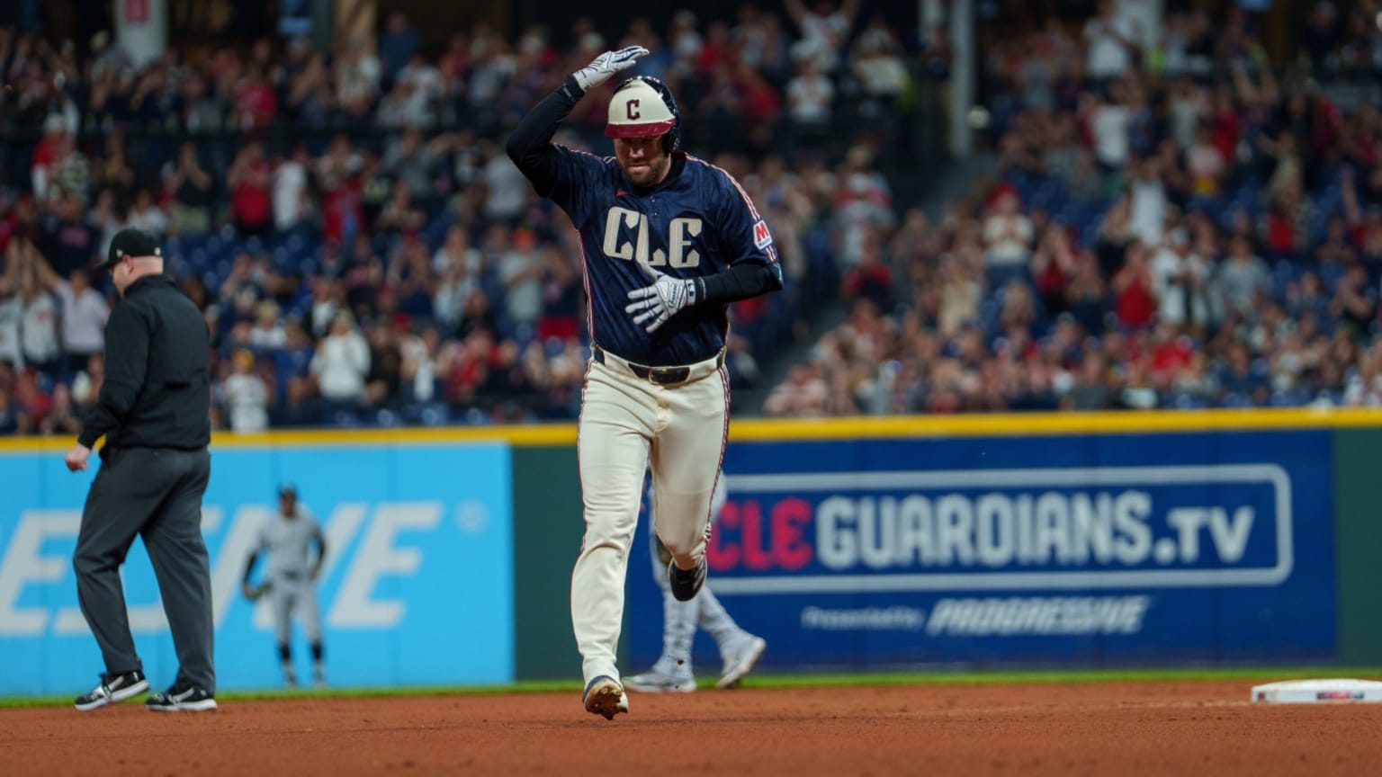 David Fry's solo home run (8) | 09/12/2025 | MLB.com