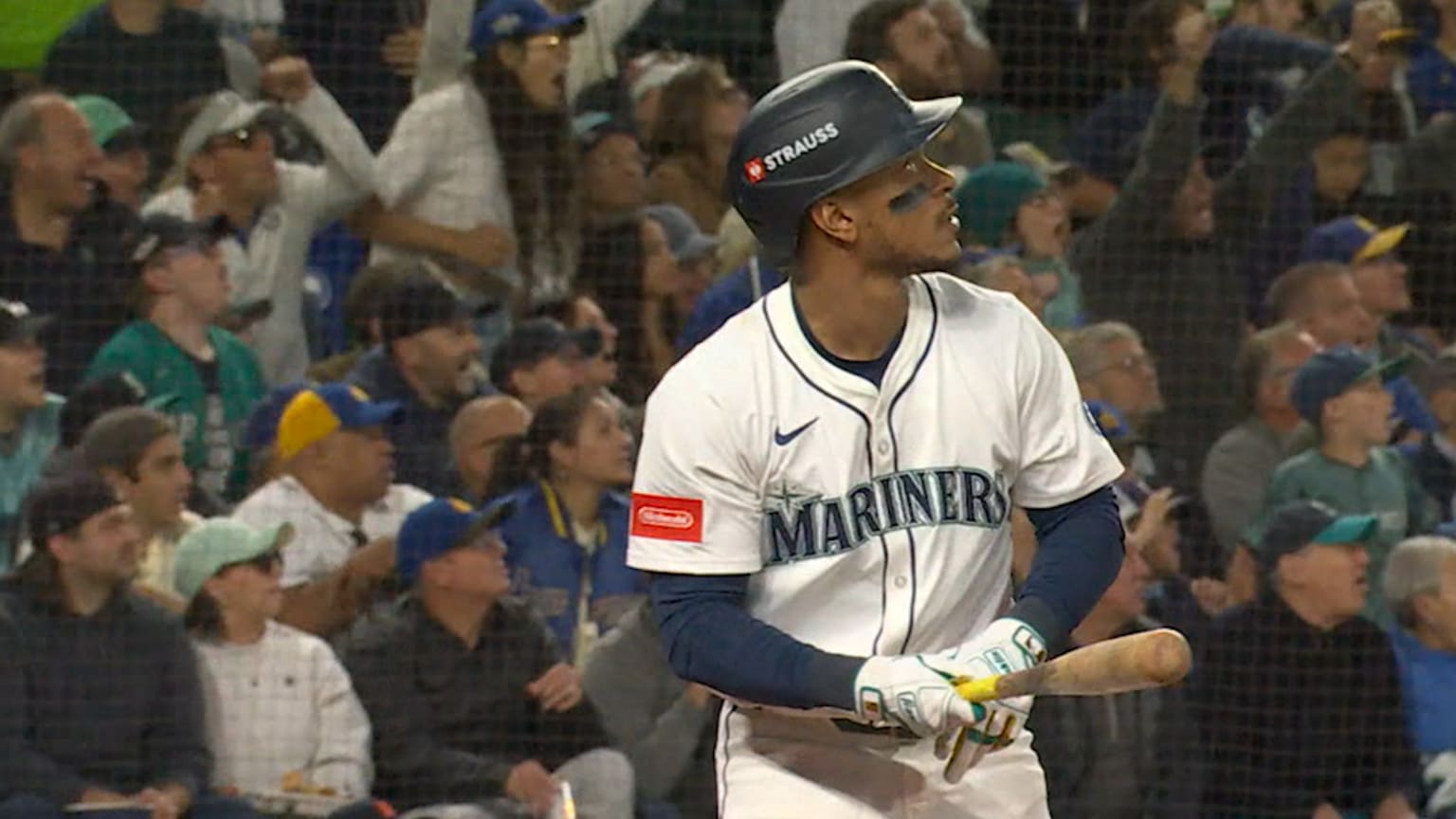 Jorge Polanco's clutch postseason continues | 10/14/2025 | MLB.com
