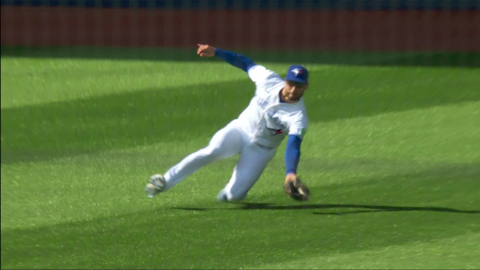 Kiermaier makes a slick sliding catch in center | 09/16/2023 | Toronto ...