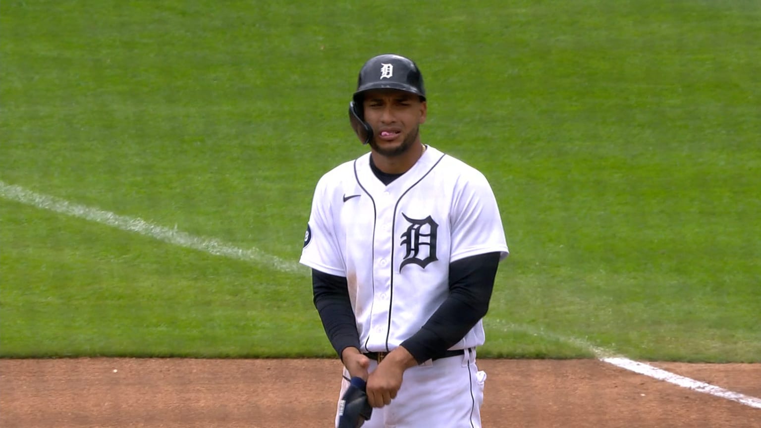 Victor Reyes knocks in a run with a hit-by-pitch | 09/29/2022 | Detroit ...