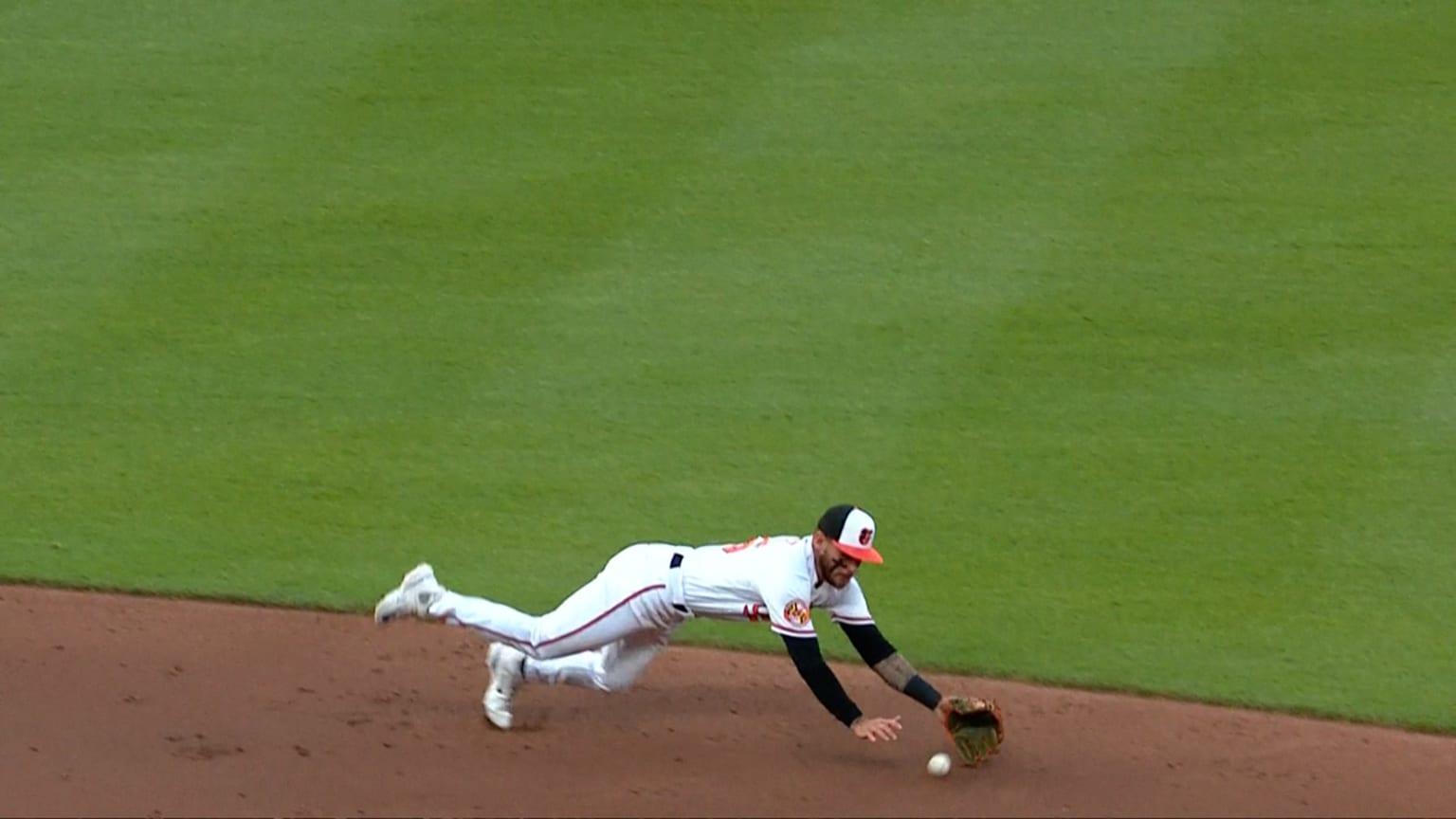 Joey Ortiz hace bonita atrapada y tira en el corto | 17/05/2023 | Los ...