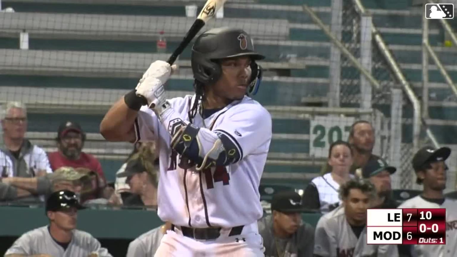 Michael Arroyo hits a walk-off two-run single | 04/10/2024 | MLB.com