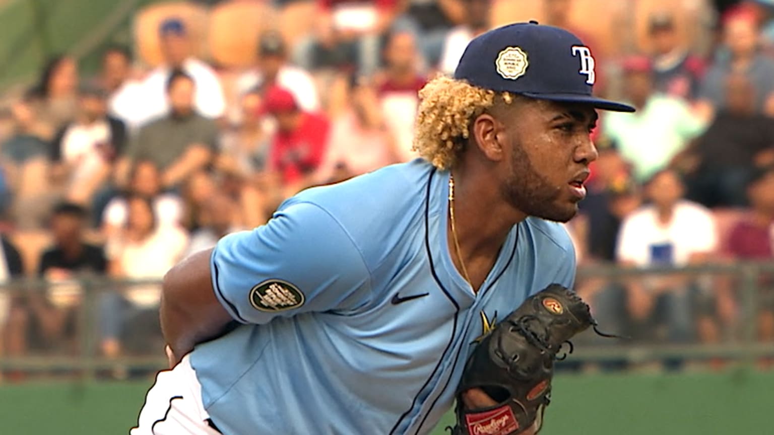 Yoniel Curet records a strikeout in the 1st inning | 03/09/2024 | MLB.com