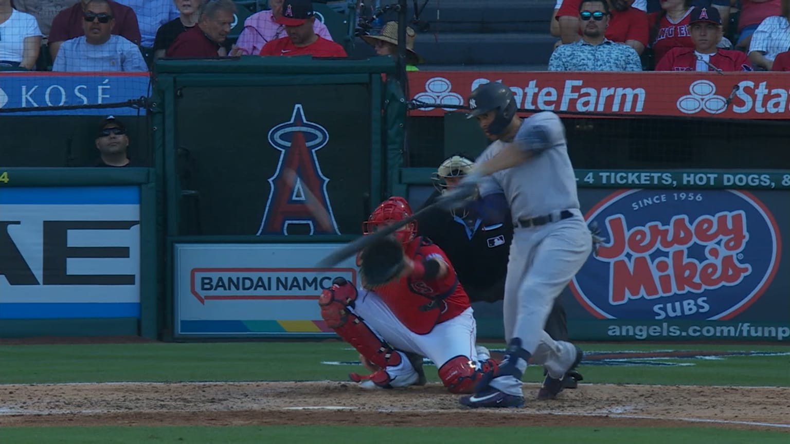 Giancarlo Stanton slugs a solo dinger to right field | 07/19/2023 ...